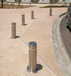 Borne rétractable manuelle en inox ou acier peint robuste et design